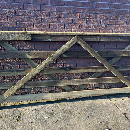 Timber Gate 2400mm wide x 1200mm high – Eva Timber